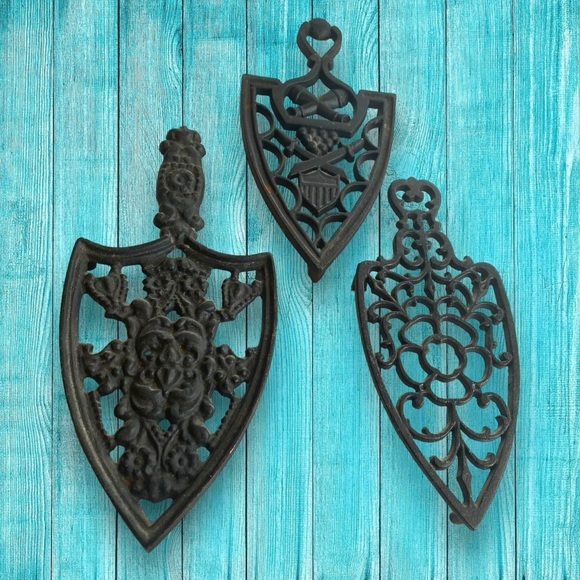 Kitchen | Vintage Cast Iron Trivets Lot Of 3 Jzh Rosette And More ...
